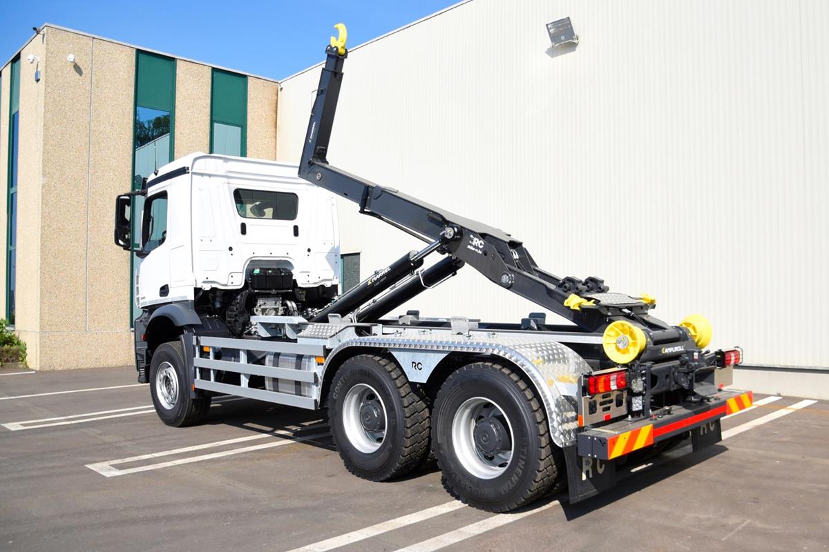 Fixe - Lève-containers - Fabrication et installation